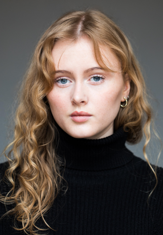 Elín Hall - Beyazperde.com