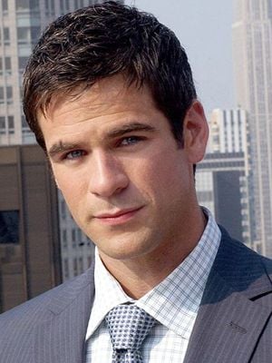 Eddie Cahill - Beyazperde.com