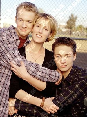 Kate Brasher - Dizi 2001 - Beyazperde.com