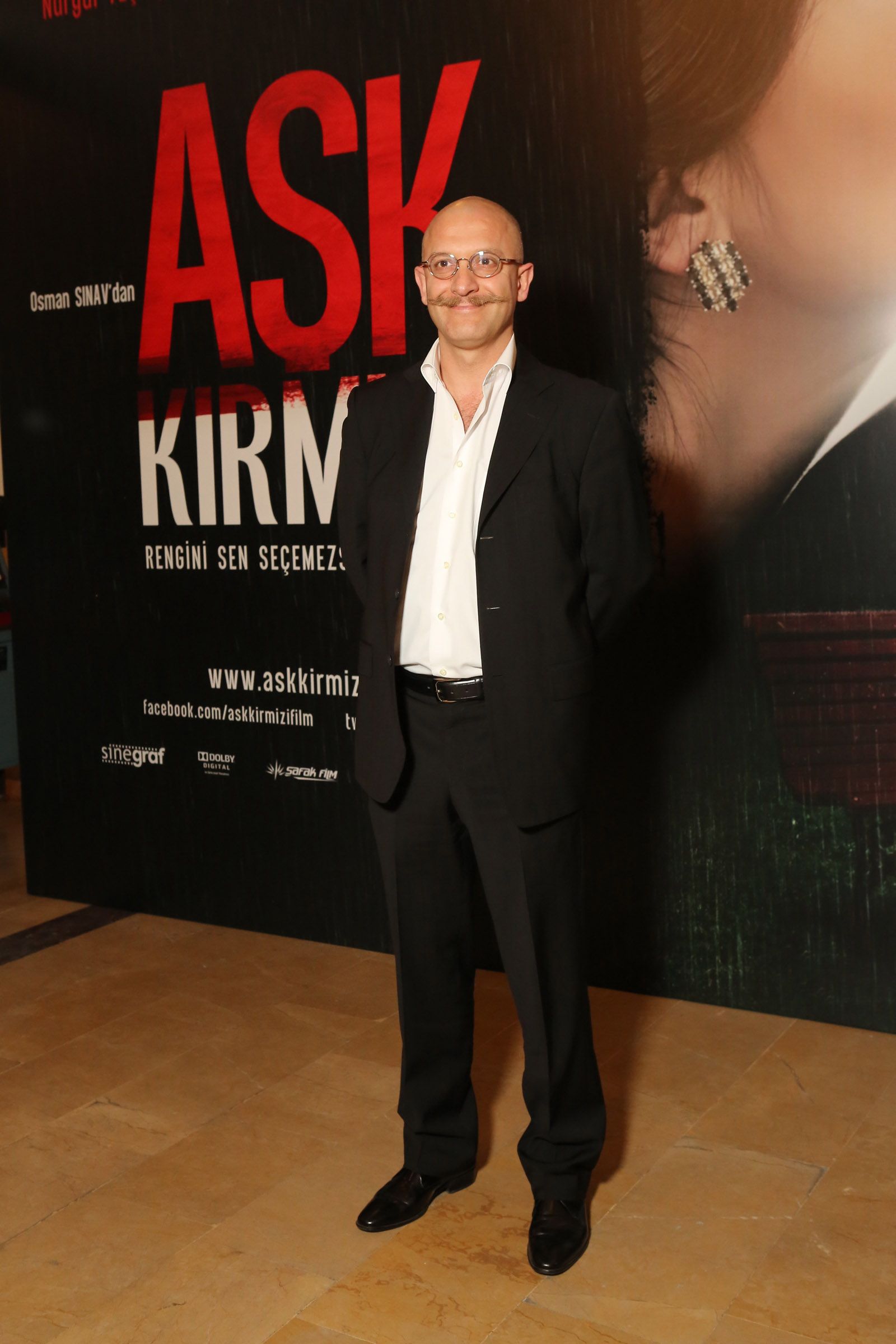 Aşk Kırmızı resimleri - Fotoğraf 44 - Beyazperde.com