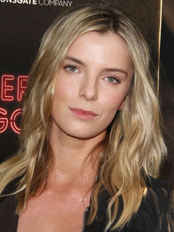 Betty Gilpin - Beyazperde.com