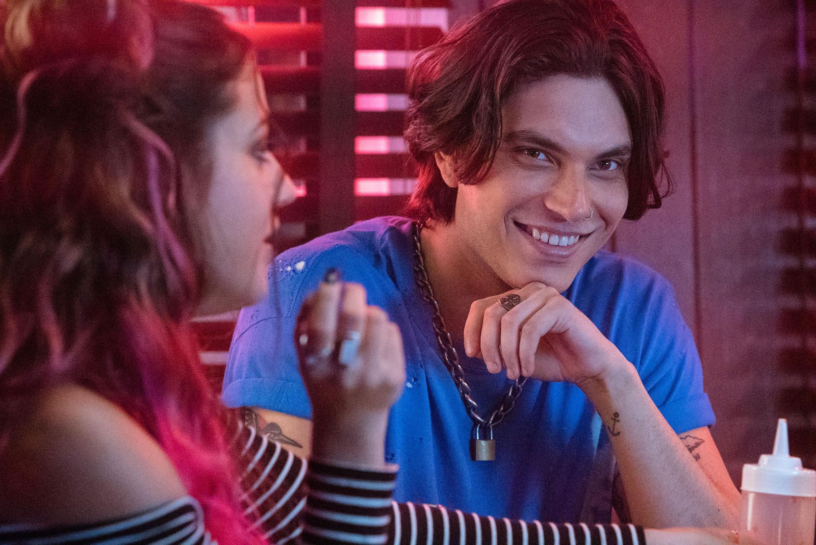 Paramparça resimleri - Fotoğraf 17 - Beyazperde.com