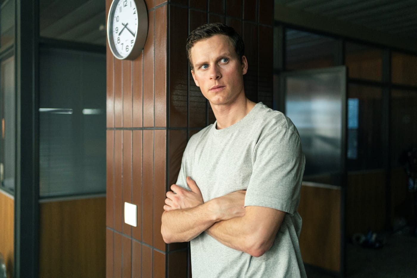 Young Wallander: Fotoğraf Adam Pålsson isimlerini içeren 22 fotoğraftan ...