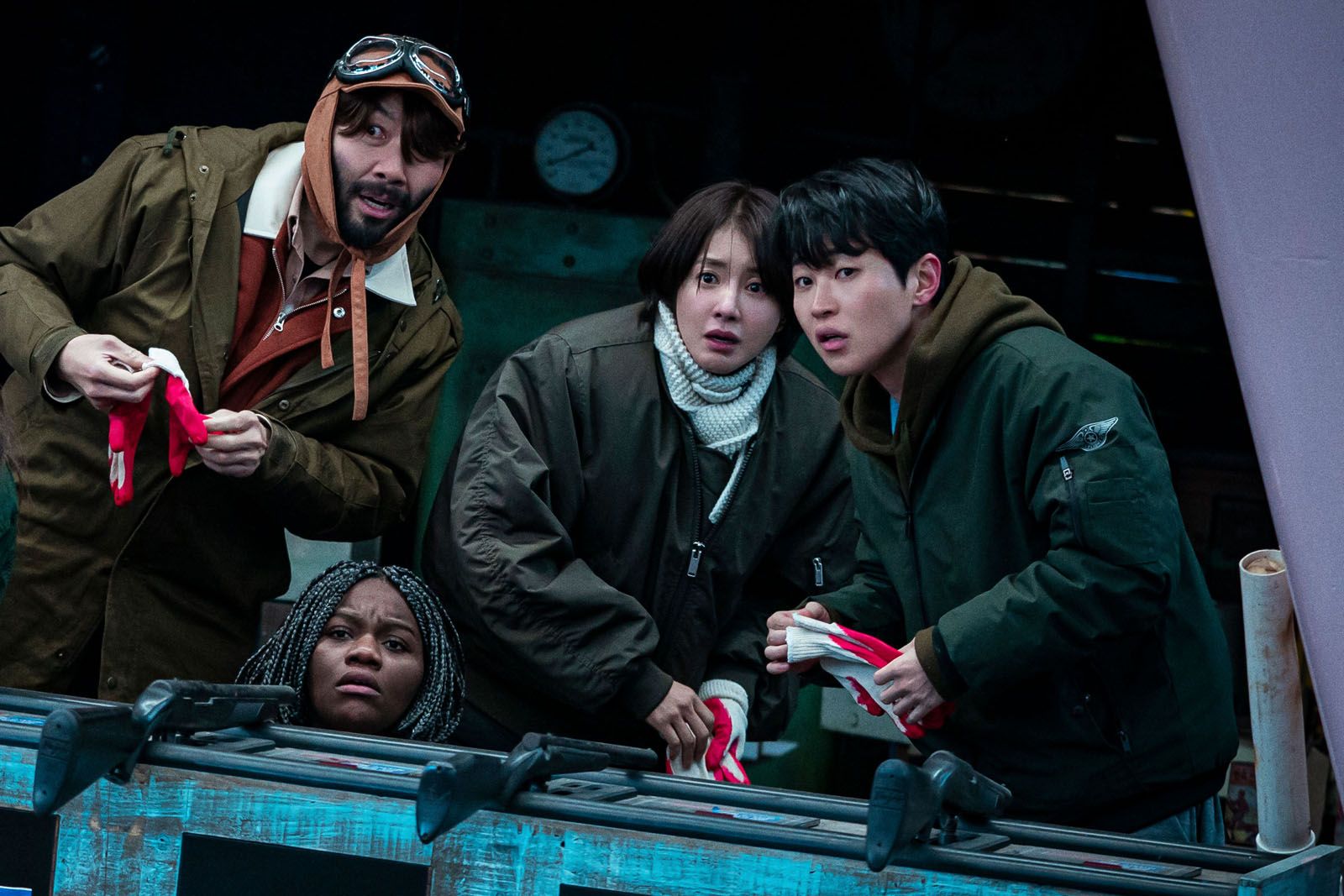 Zombieverse: Fotoğraf Hong-Chul Ro, Lee Si-young, DinDin, Patricia ...